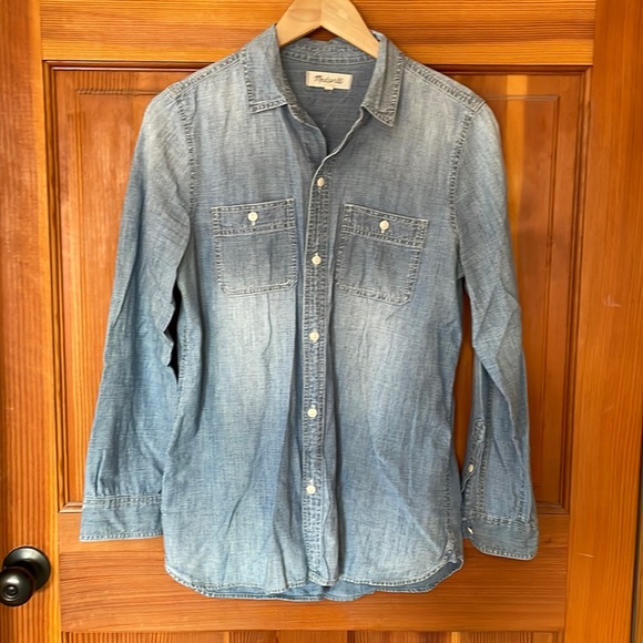 Madewell | Tops | Madewell Chambray Button Down | Poshmark